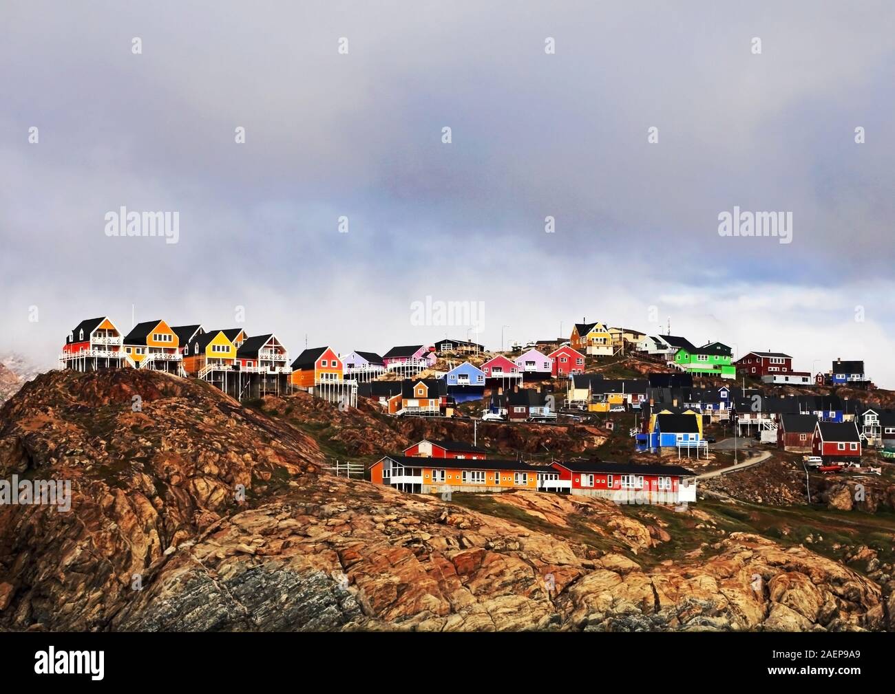 Greenland sisimiut coast houses hi-res stock photography and images - Alamy