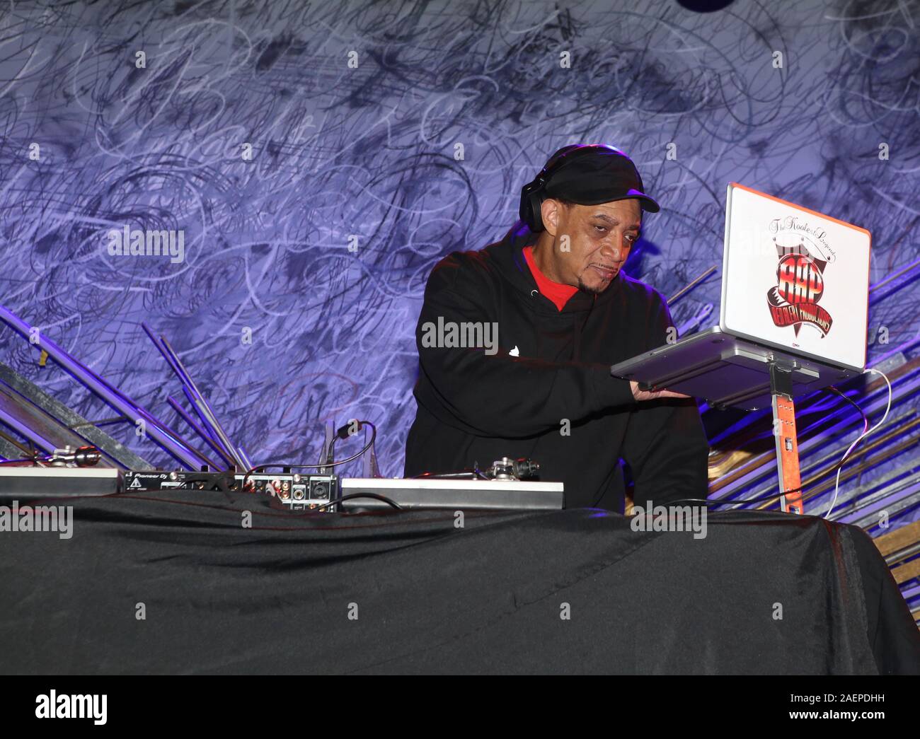 Rakim Performs Sony Hall Featuring: DJ Red Alert Where: New York, New ...
