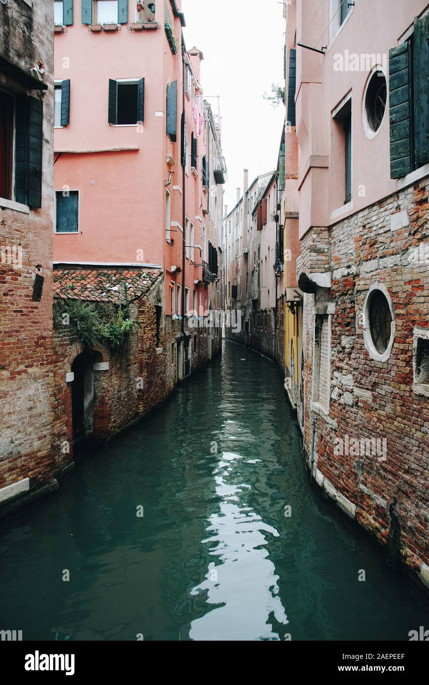 Night view flooded river hi-res stock photography and images - Alamy
