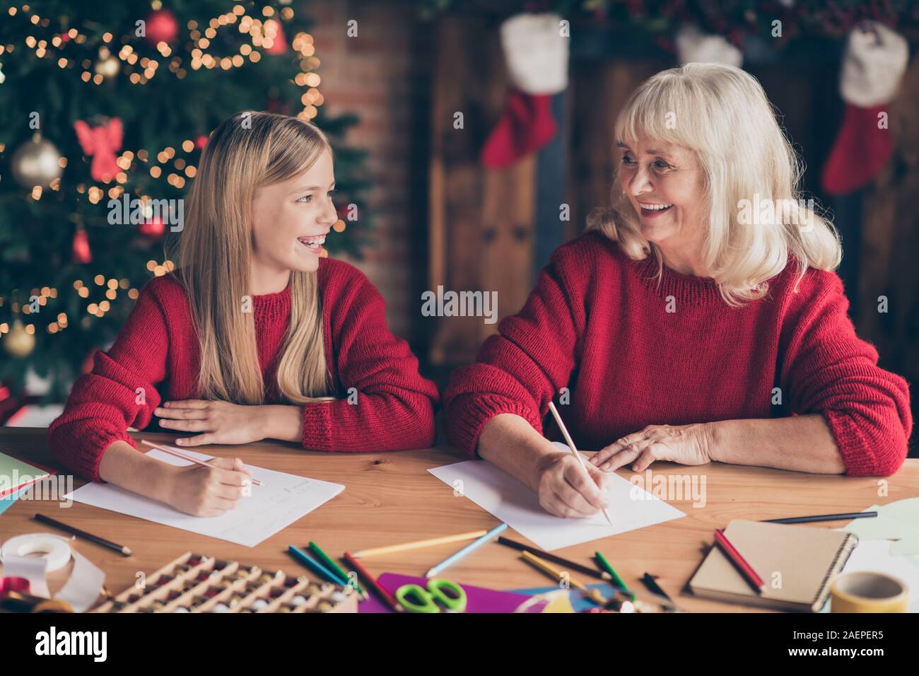 Pre teen writing letter hi-res stock photography and images - Alamy