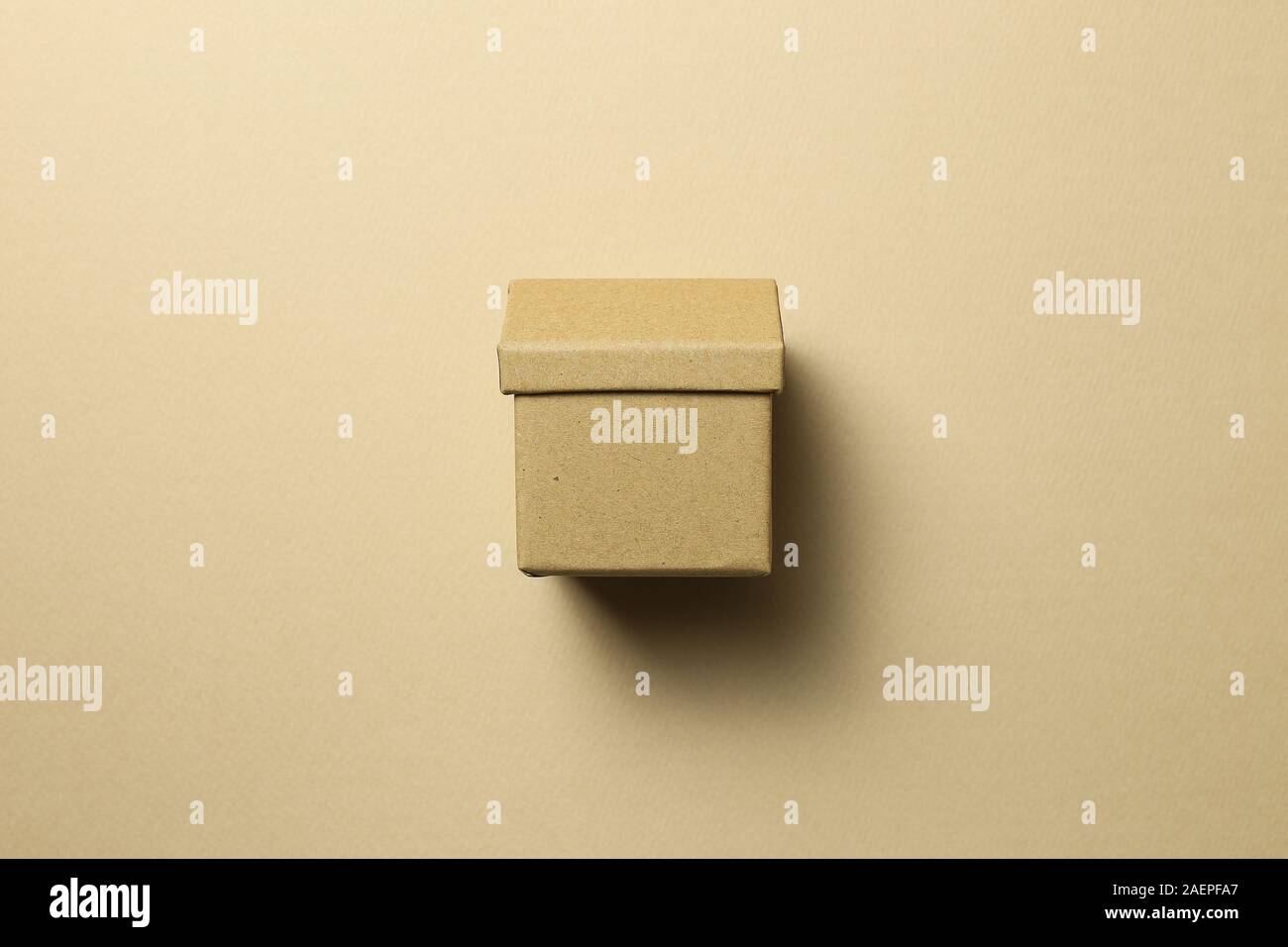 Paper house model hi-res stock photography and images - Alamy