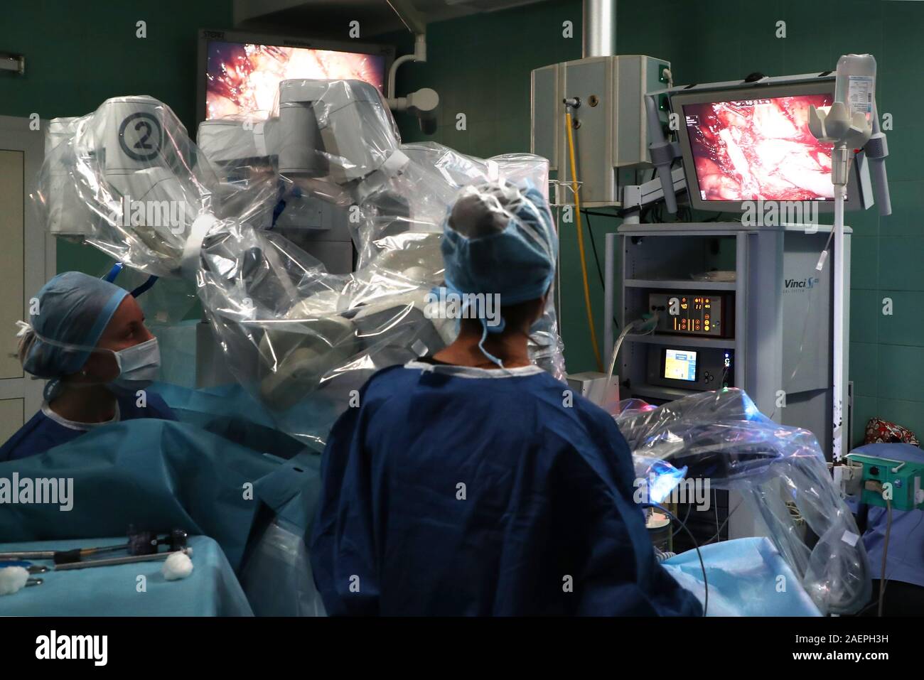 Da Vinci Surgical System High Resolution Stock Photography and Images ...
