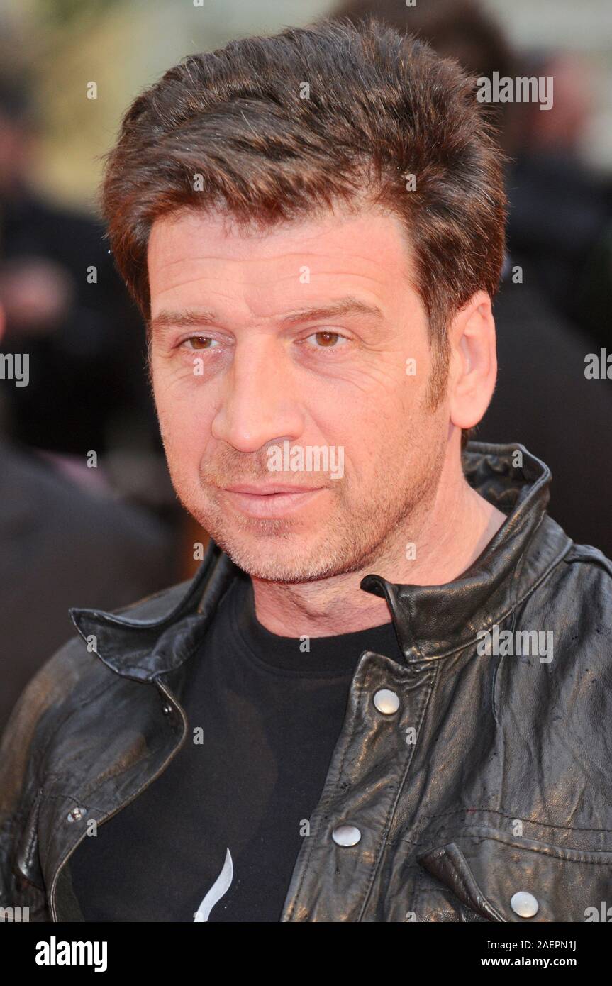 Nick knowles hi-res stock photography and images - Alamy