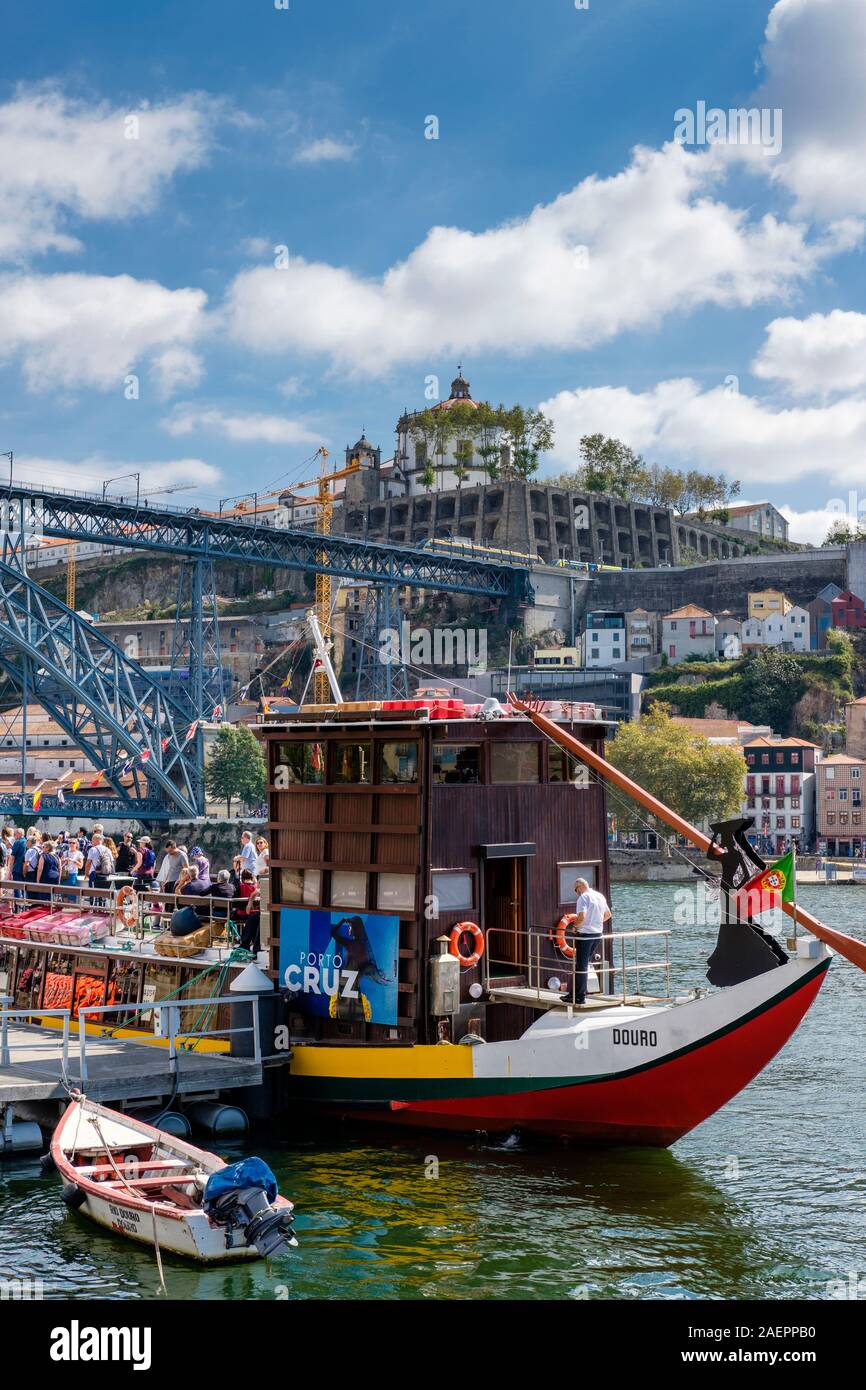 Oporto douro barge hi-res stock photography and images - Alamy