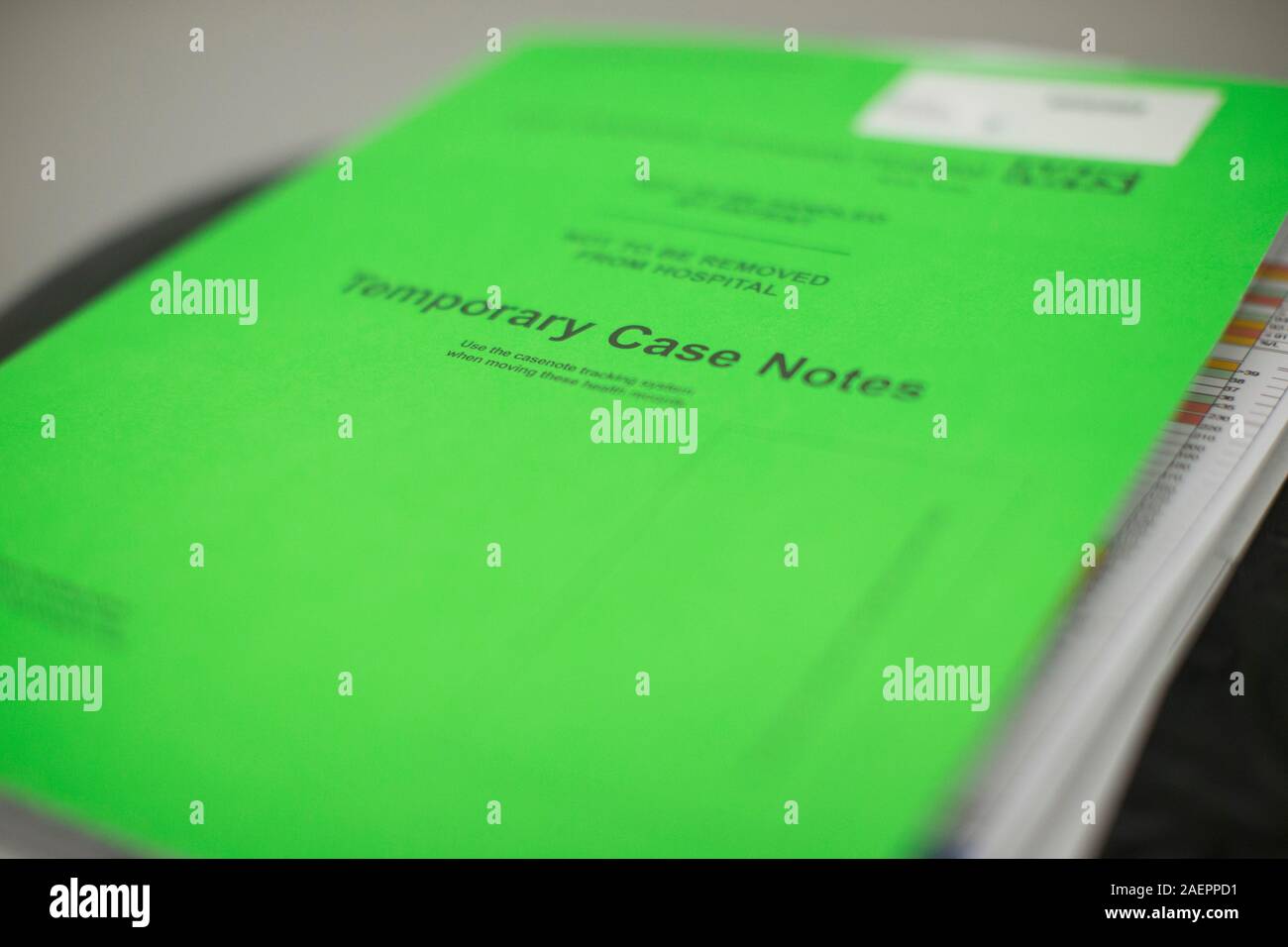 A patients' file of Temporary case notes in an NHS hospital Stock Photo ...