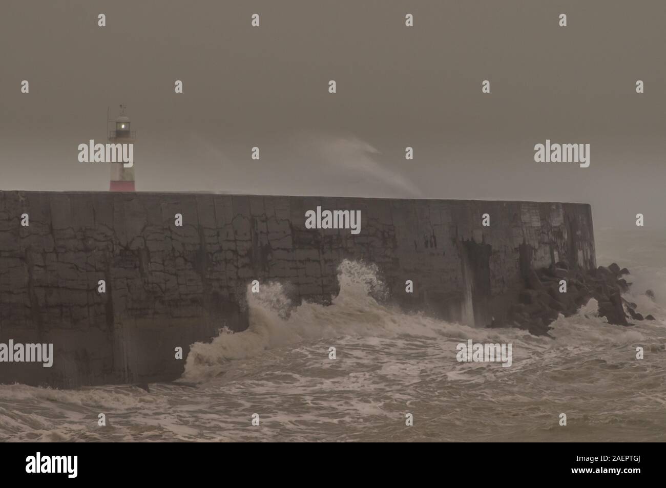 Windy english channel hi-res stock photography and images - Alamy