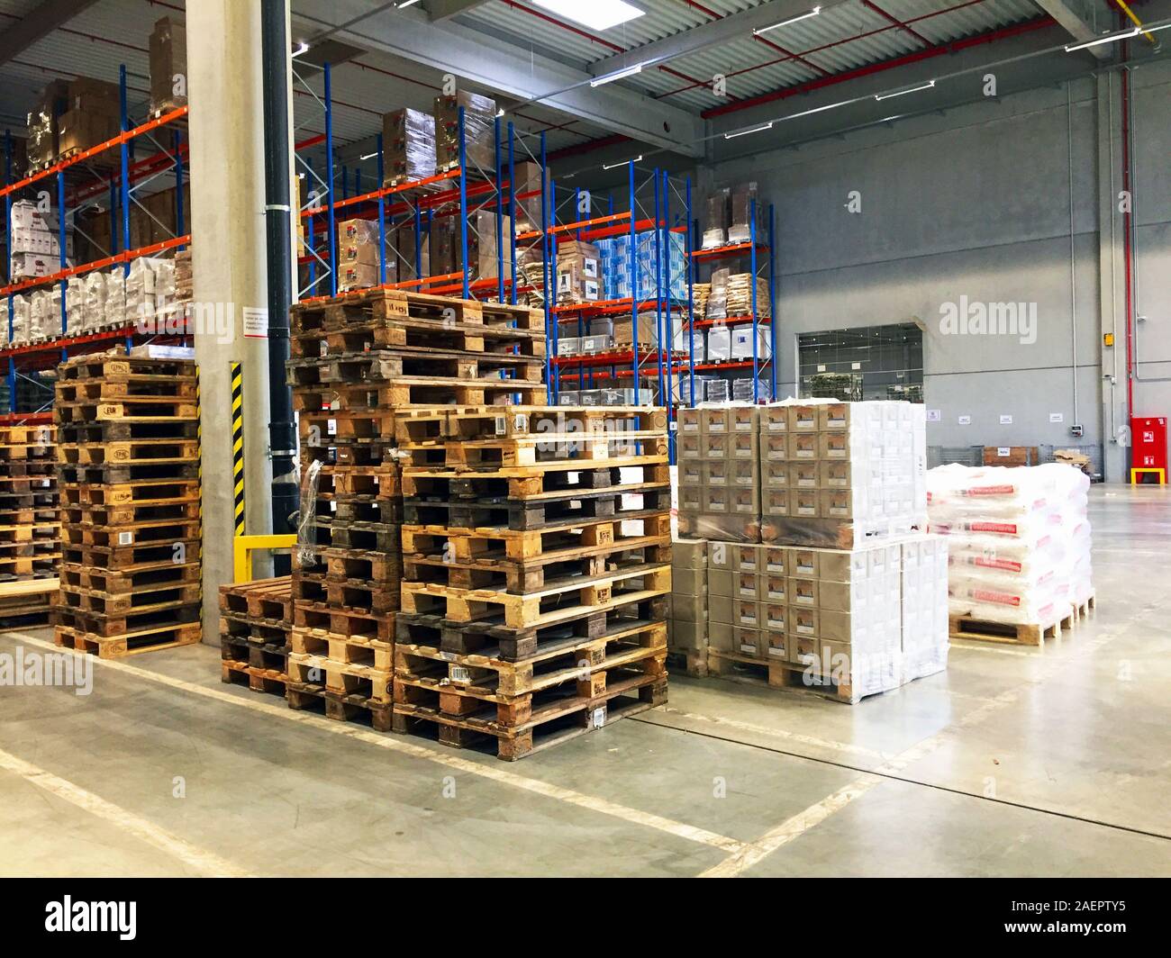 Industrial store room hi-res stock photography and images - Alamy