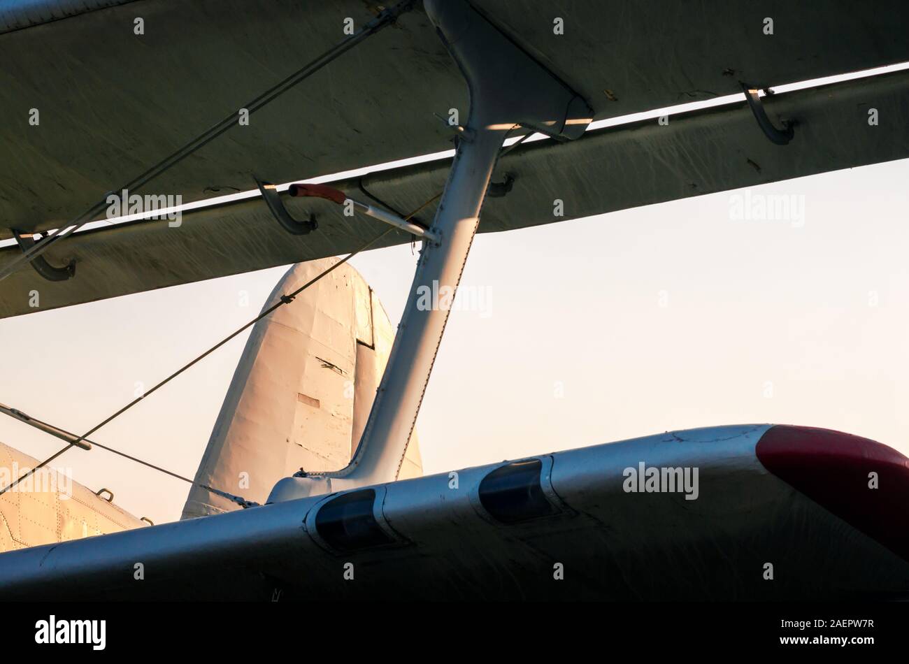Metal airplane flaps hi-res stock photography and images - Alamy