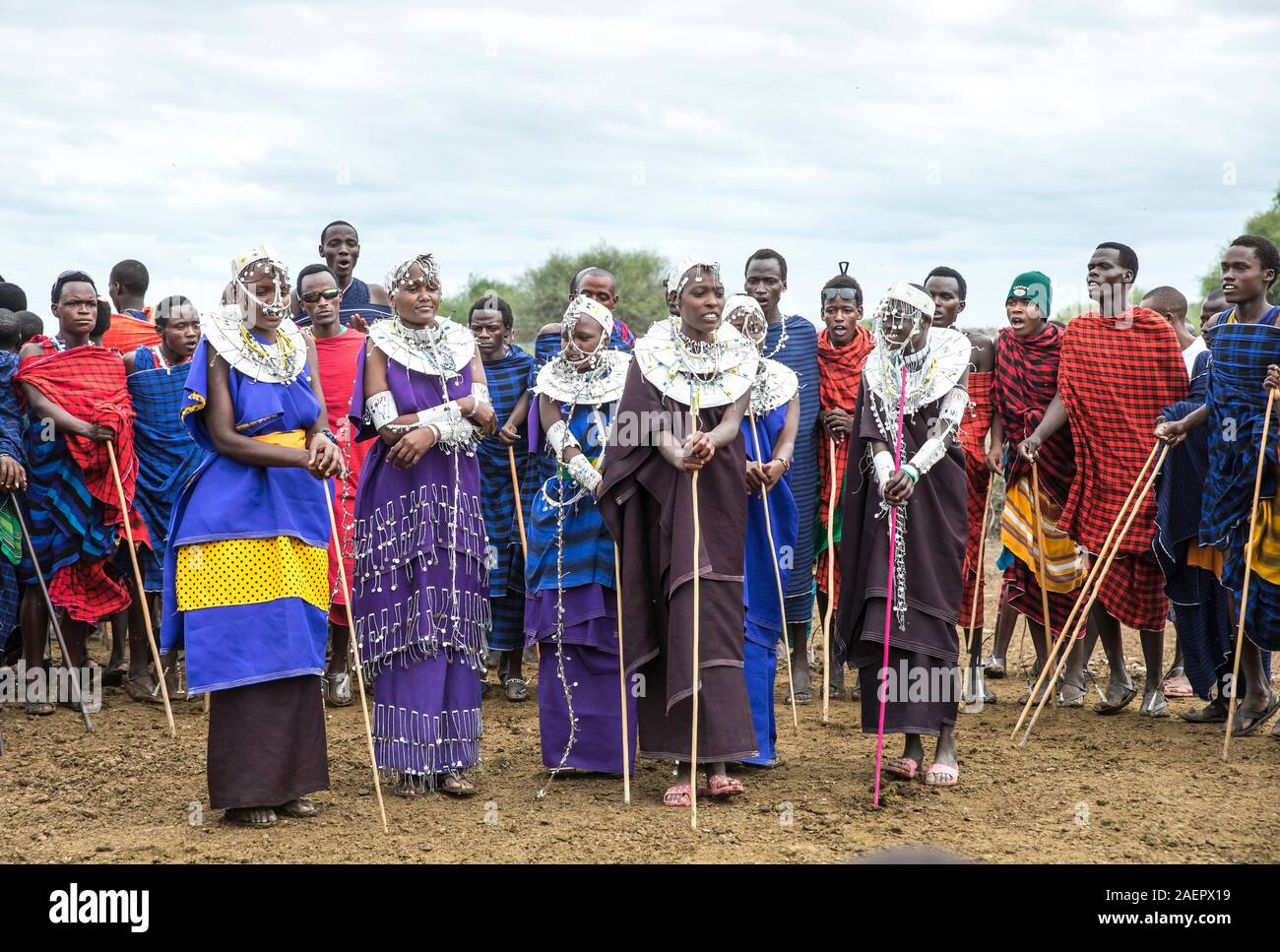 Same, Tanzania, 5th June, 2019: maasai people dancing Stock Photo - Alamy