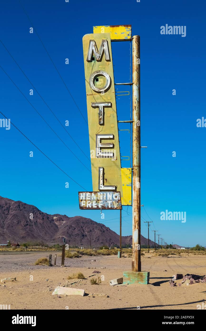 Classic old sign for Henning Motel at Newberry Springs along Route 66 ...