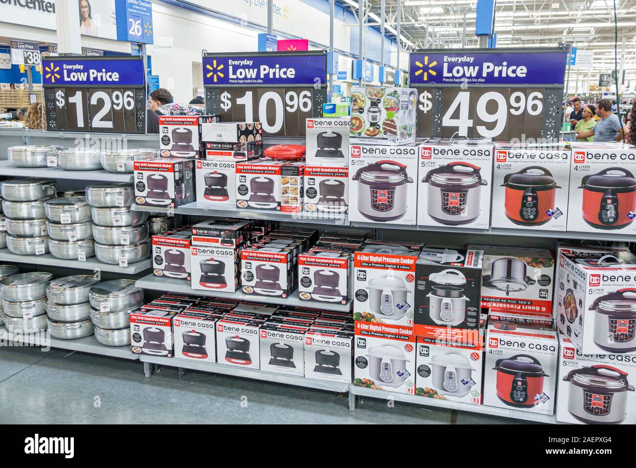 Walmart Store Interior High Resolution Stock Photography and Images - Alamy