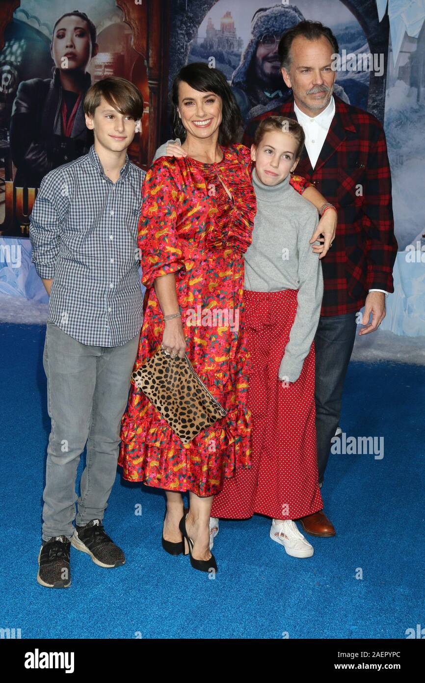 Constance zimmer and family hi-res stock photography and images - Alamy