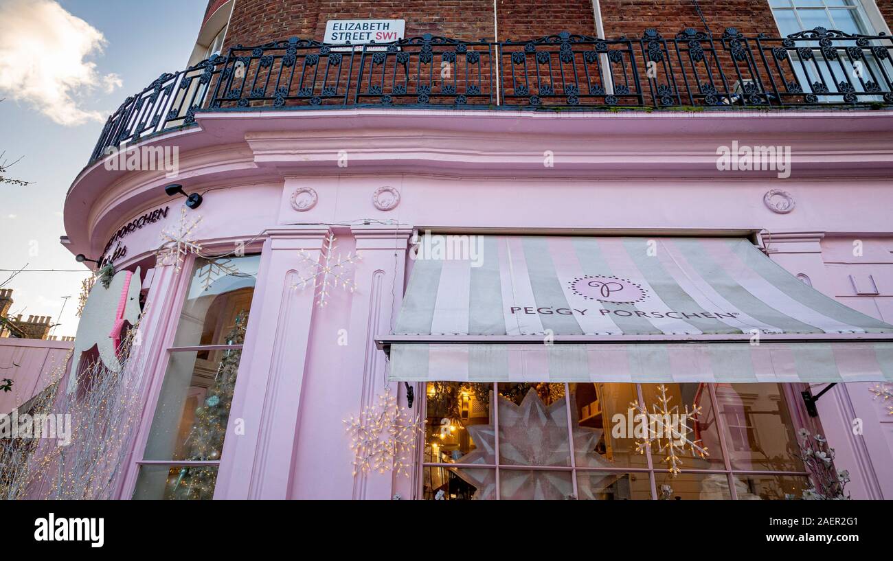 Peggy Porschen Parlour cake shop at Christmas, Ebury Street, Belgravia ...