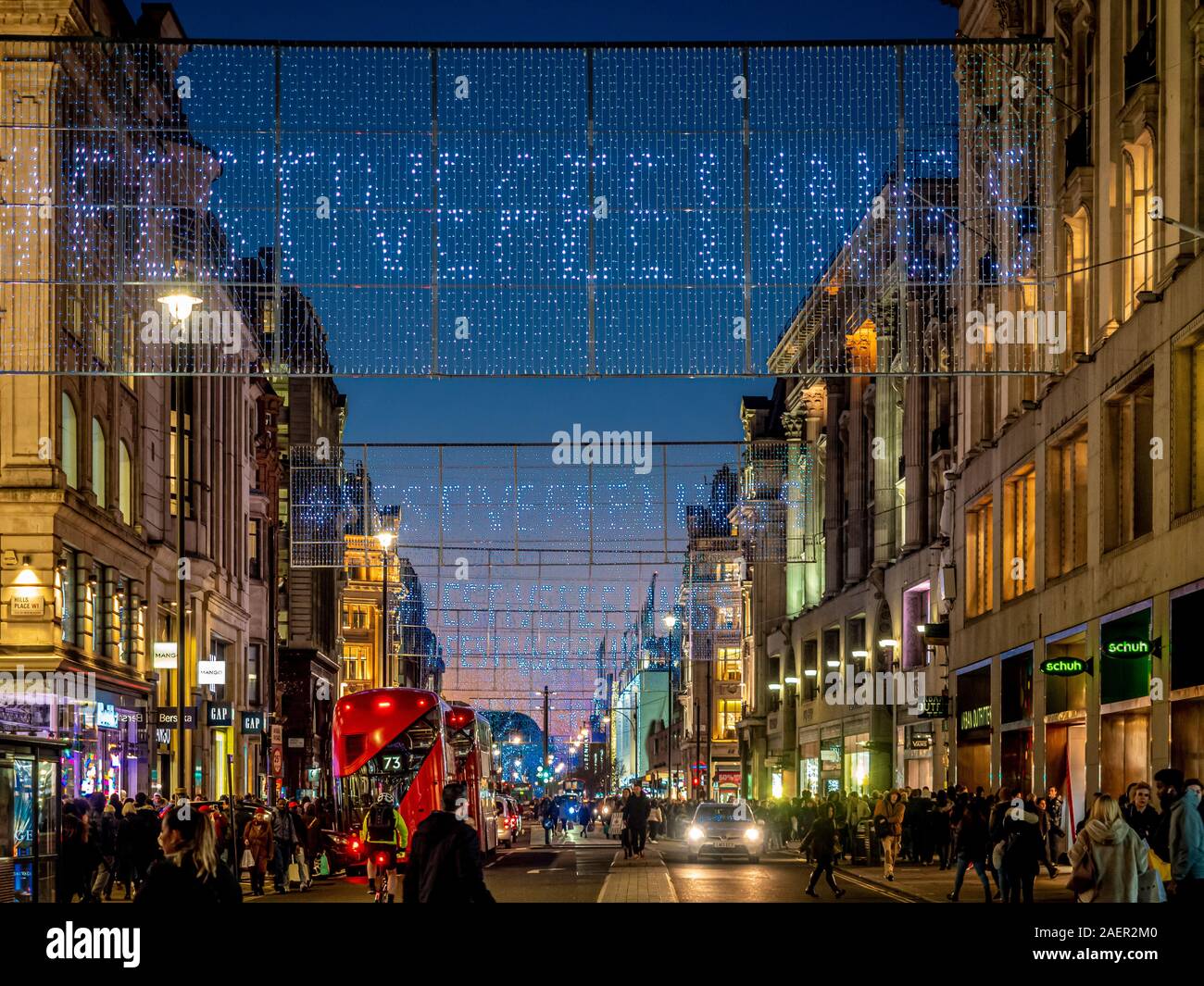 Buses queuing oxford street london hi-res stock photography and images ...