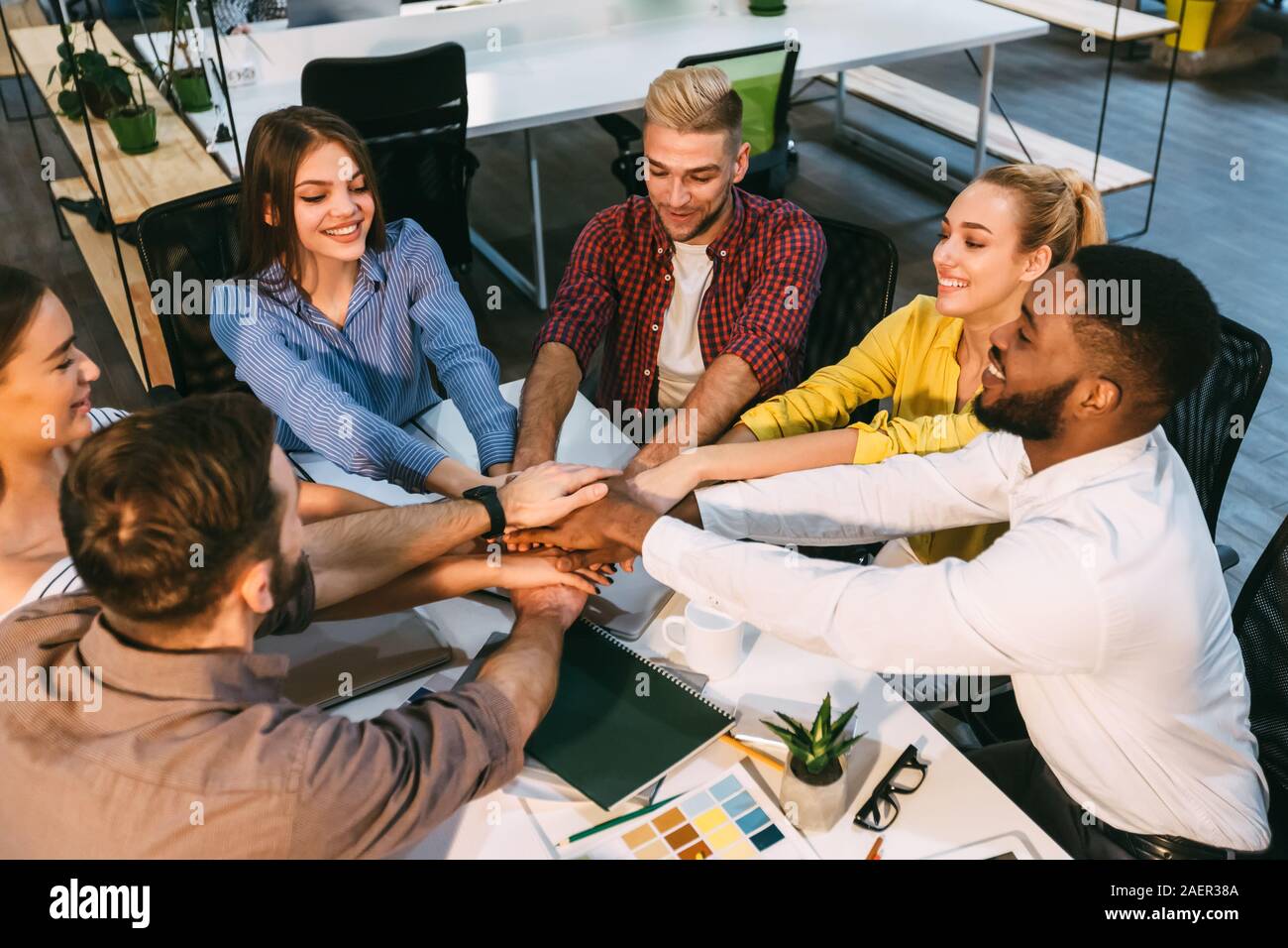 Human hands showing unity hi-res stock photography and images - Alamy