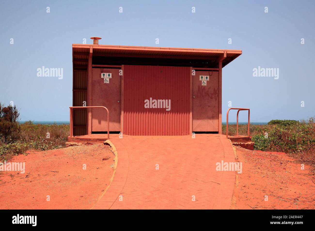 Outback toilet hi-res stock photography and images - Alamy