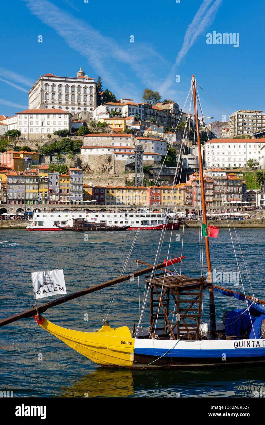 Oporto douro barge hi-res stock photography and images - Alamy