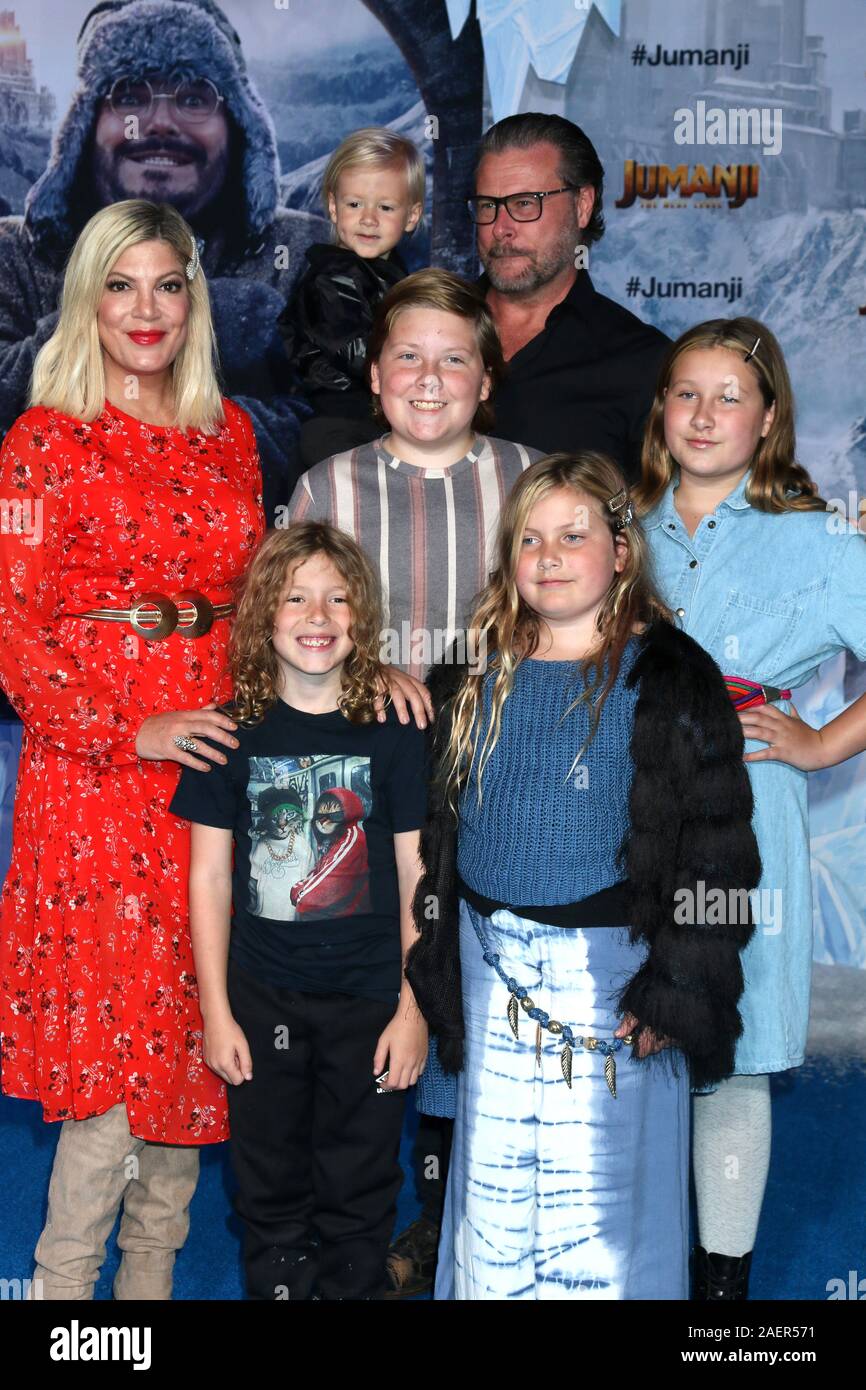 Dean mcdermott children hi-res stock photography and images - Alamy