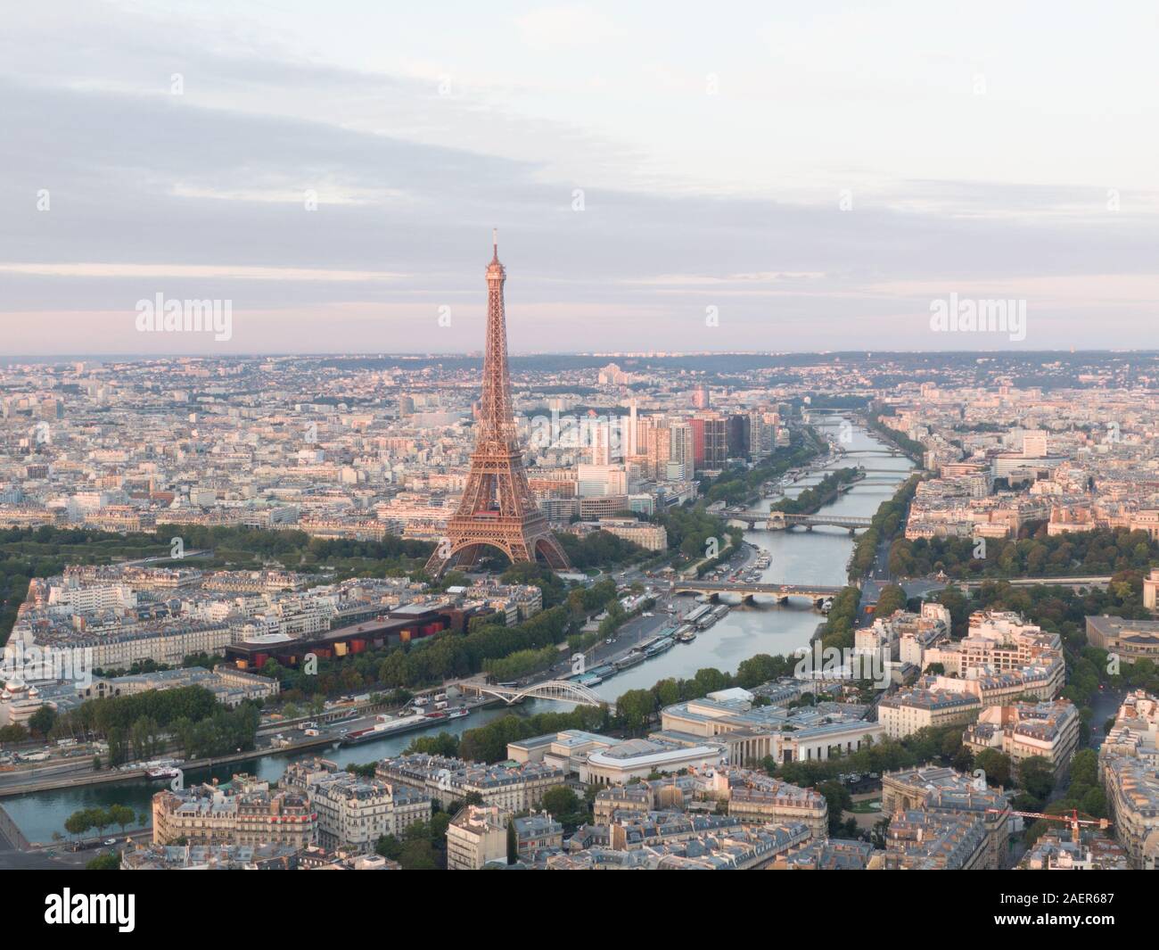 Cityscape paris eiffel tower hi-res stock photography and images - Alamy