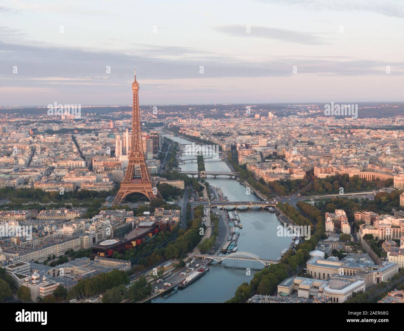 The cityscape of paris hi-res stock photography and images - Alamy