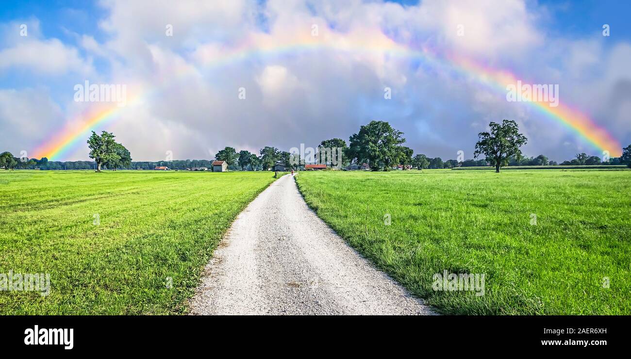 Empty road and rainbow hi-res stock photography and images - Alamy