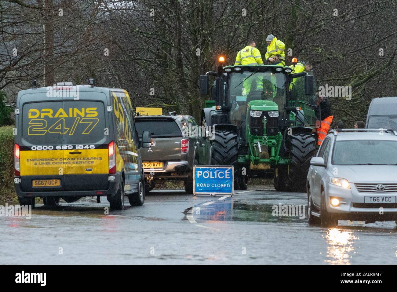 Road closed due to flooding hi-res stock photography and images - Alamy