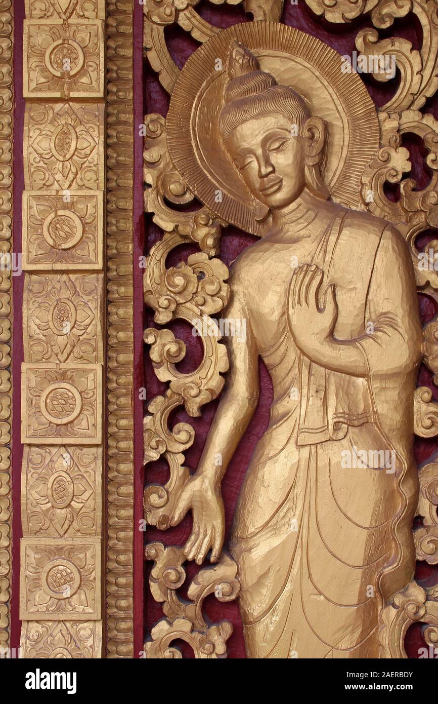 buddhist temple (Wat Manorom) in luang prabang (laos Stock Photo - Alamy