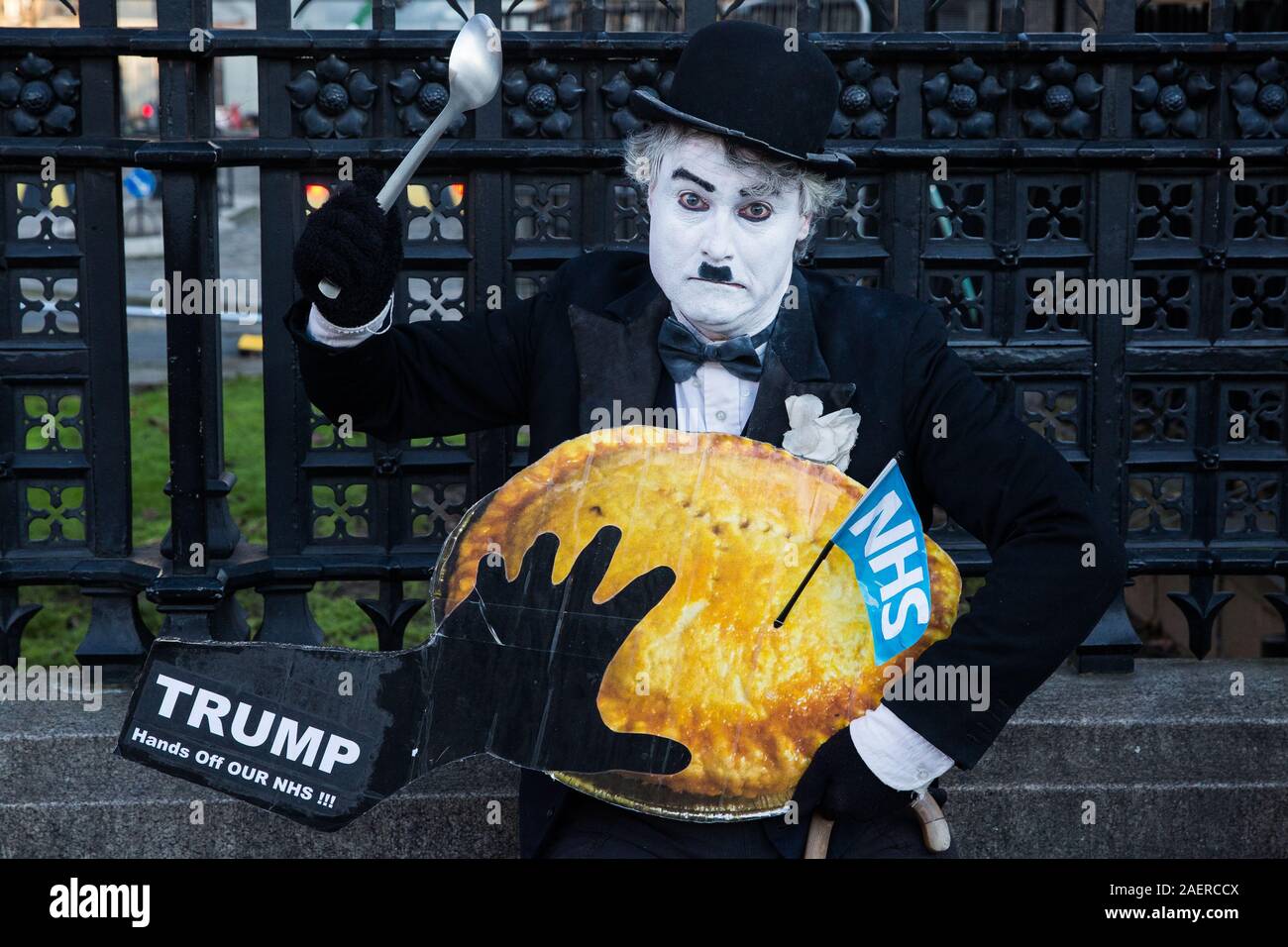 London, UK. 3 December, 2019. Artist Neil Goodwin, also known as ...