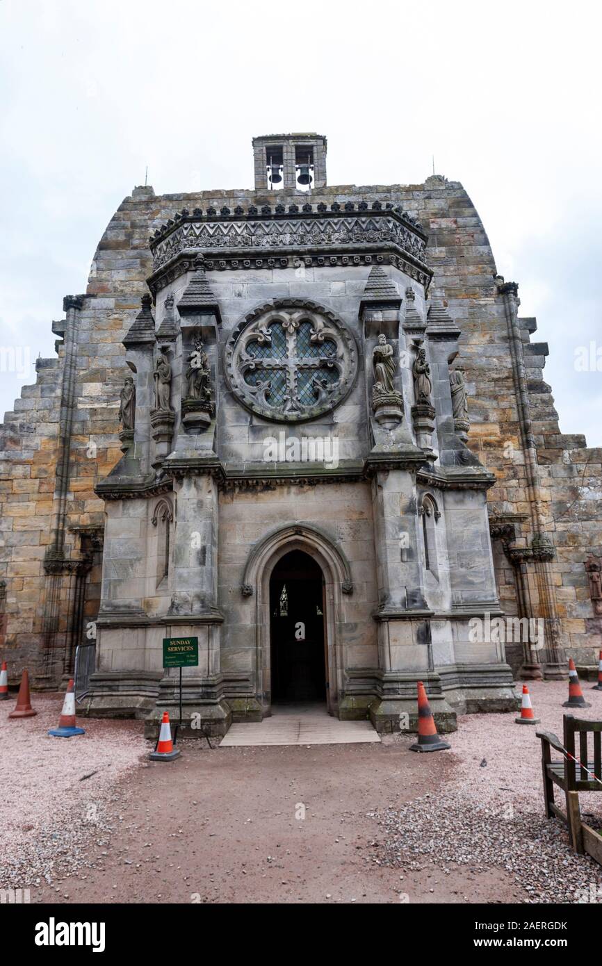 Facade of Rosslyn Chapel, Roslin, Midlothian, Scotland, UK Stock Photo ...