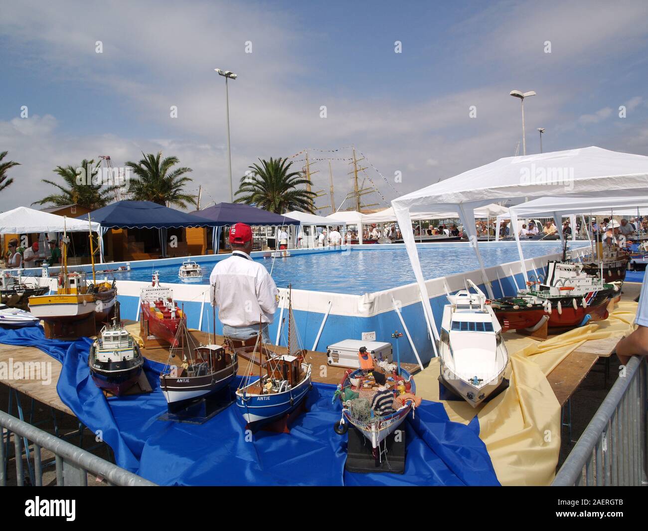 Tall models hi-res stock photography and images - Alamy