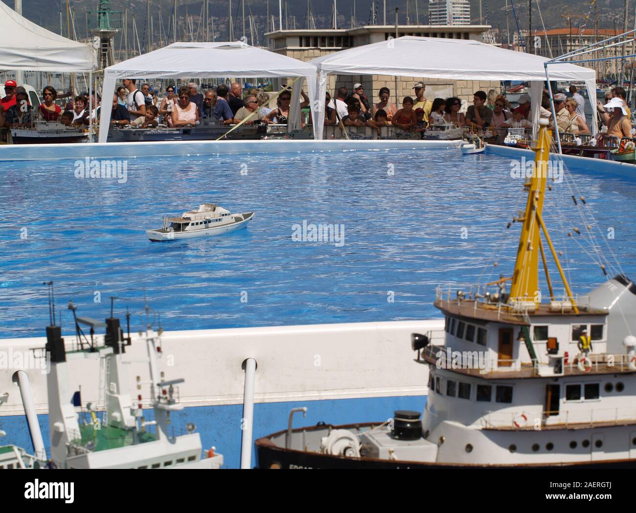 Scale models of ships hi-res stock photography and images - Alamy