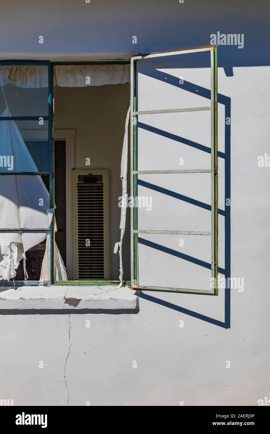 Old motel cabins hi-res stock photography and images - Alamy