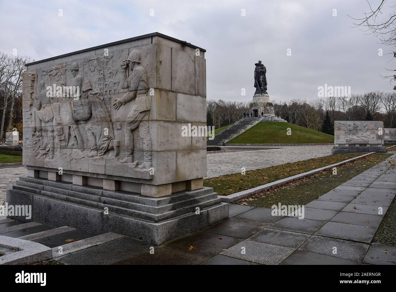 Soviet military memorial cemetery hi-res stock photography and images ...