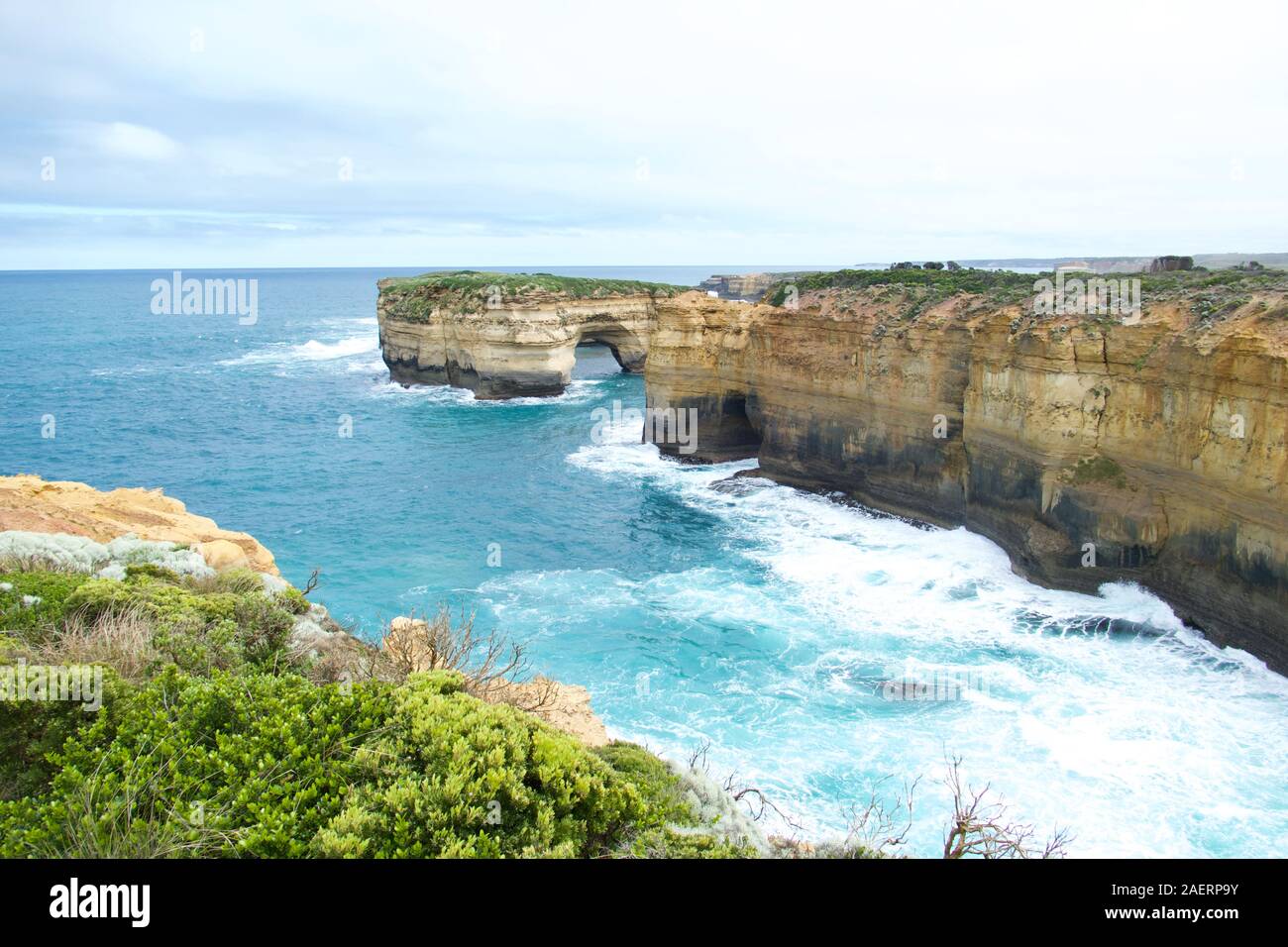 Island Arch. Scenic lookout in The Great Ocean Road, Australia Stock ...