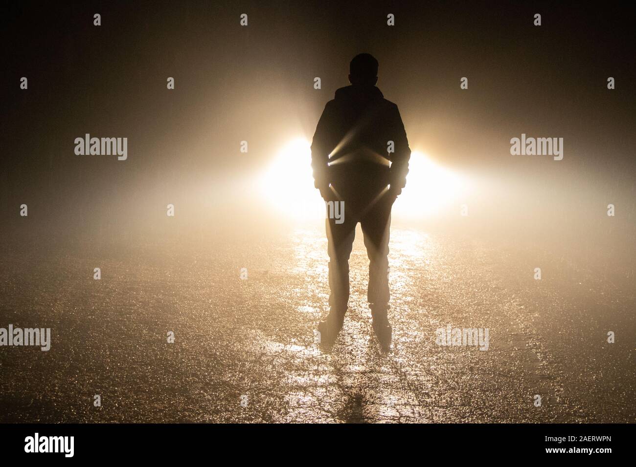 Cars silhouette hi-res stock photography and images - Alamy