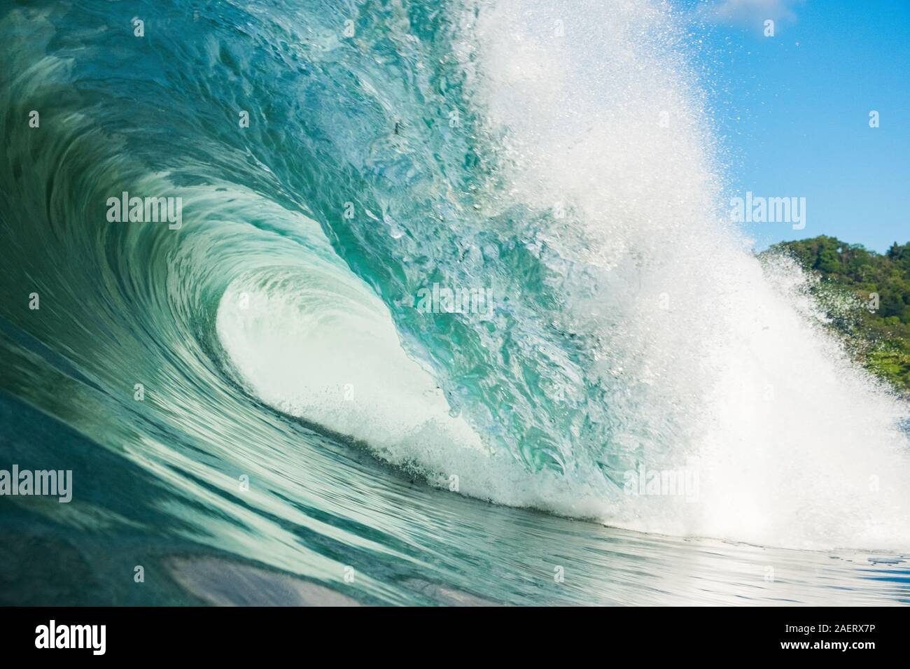Playa hermosa waves hi-res stock photography and images - Alamy