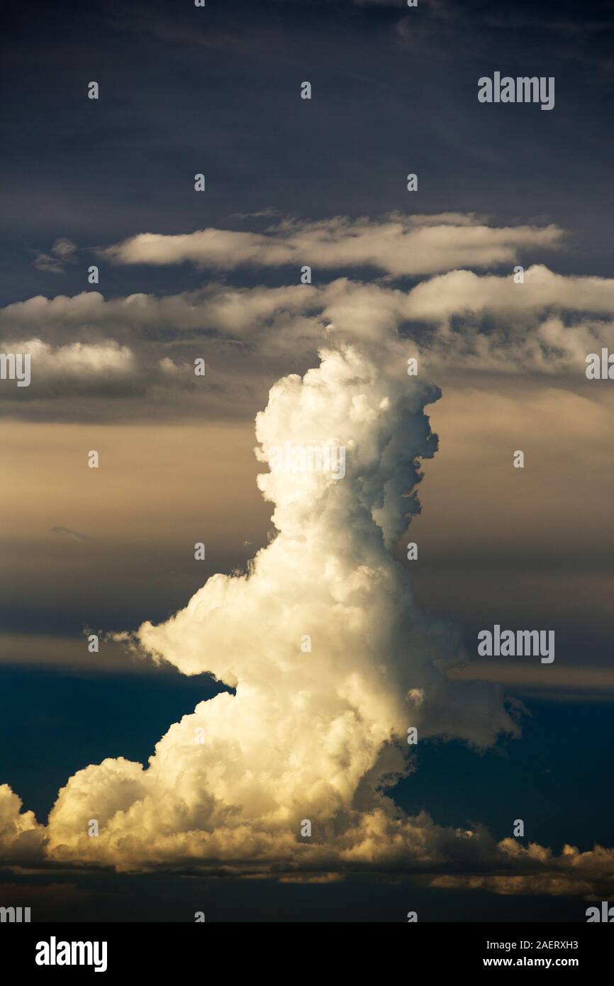 Nimbus cloud hi-res stock photography and images - Alamy
