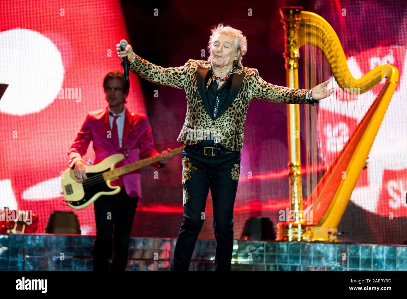 Rod stewart concert hi-res stock photography and images - Alamy