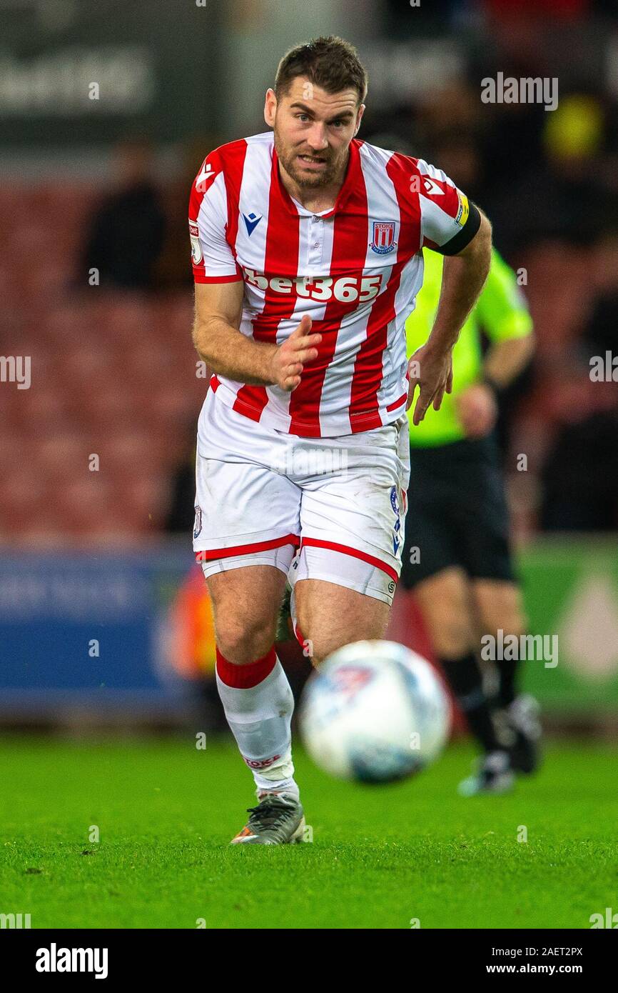 Stoke On Trent, UK. 10th Dec, 2019. English Championship Football ...