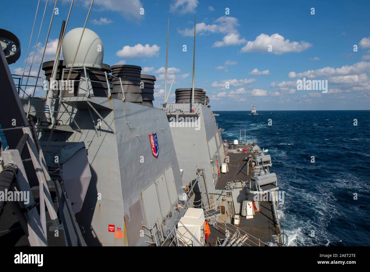 Uss shiloh cg 67 hi-res stock photography and images - Alamy