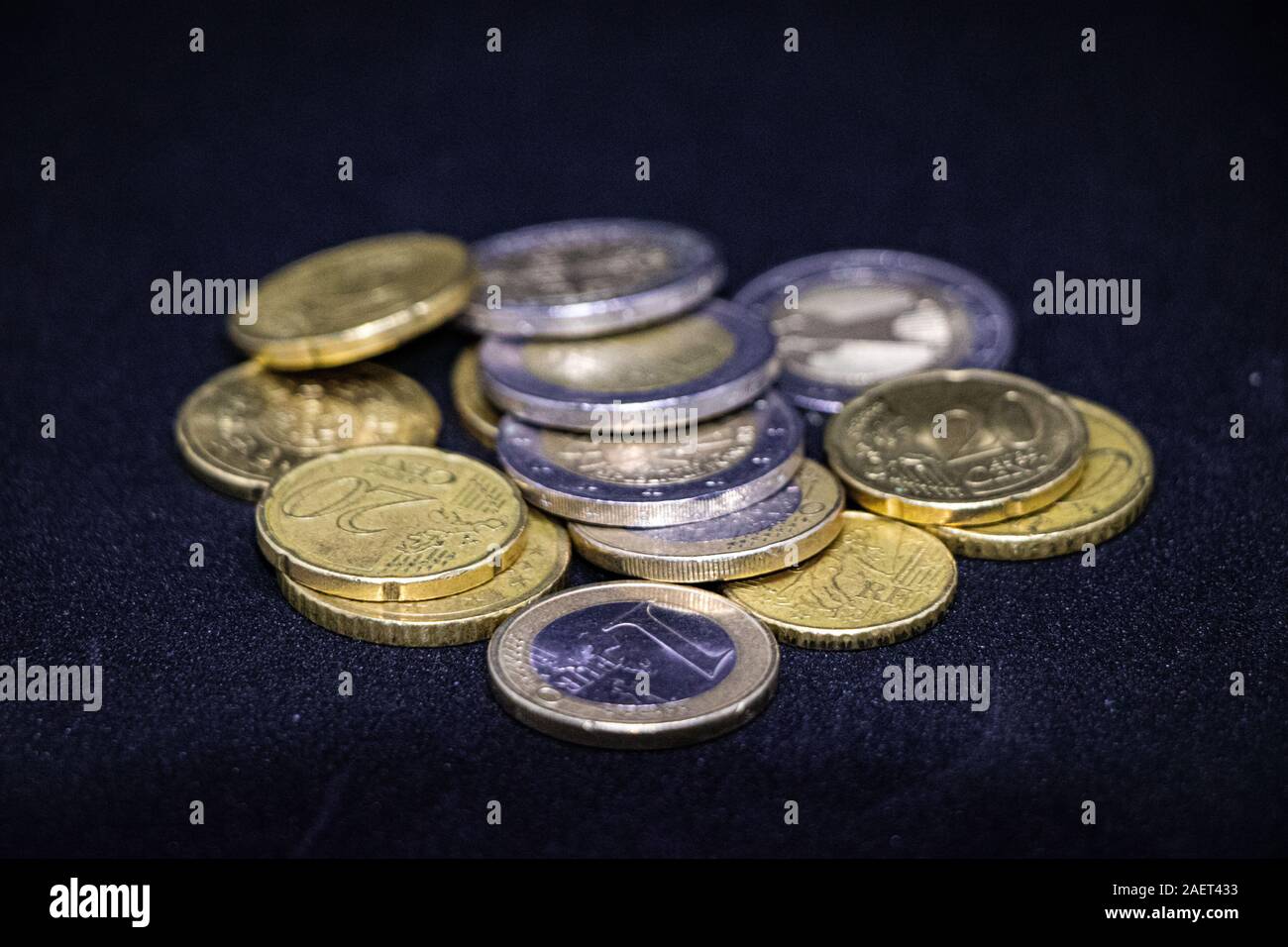 Coin stacker hi-res stock photography and images - Alamy