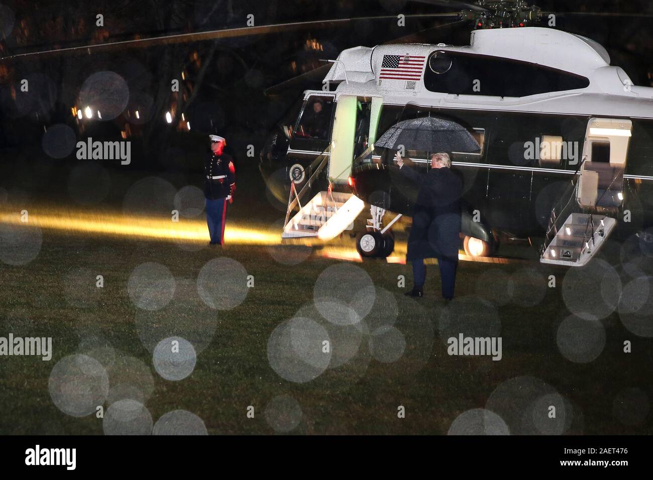 President trump in the rain hi-res stock photography and images - Alamy