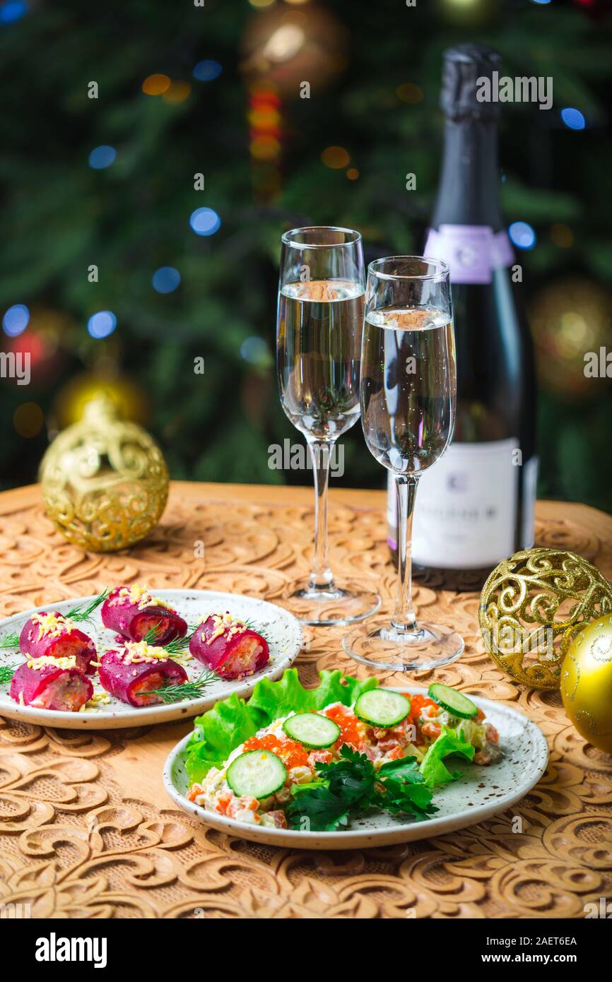 Bubble room restaurant food dining hi-res stock photography and images ...