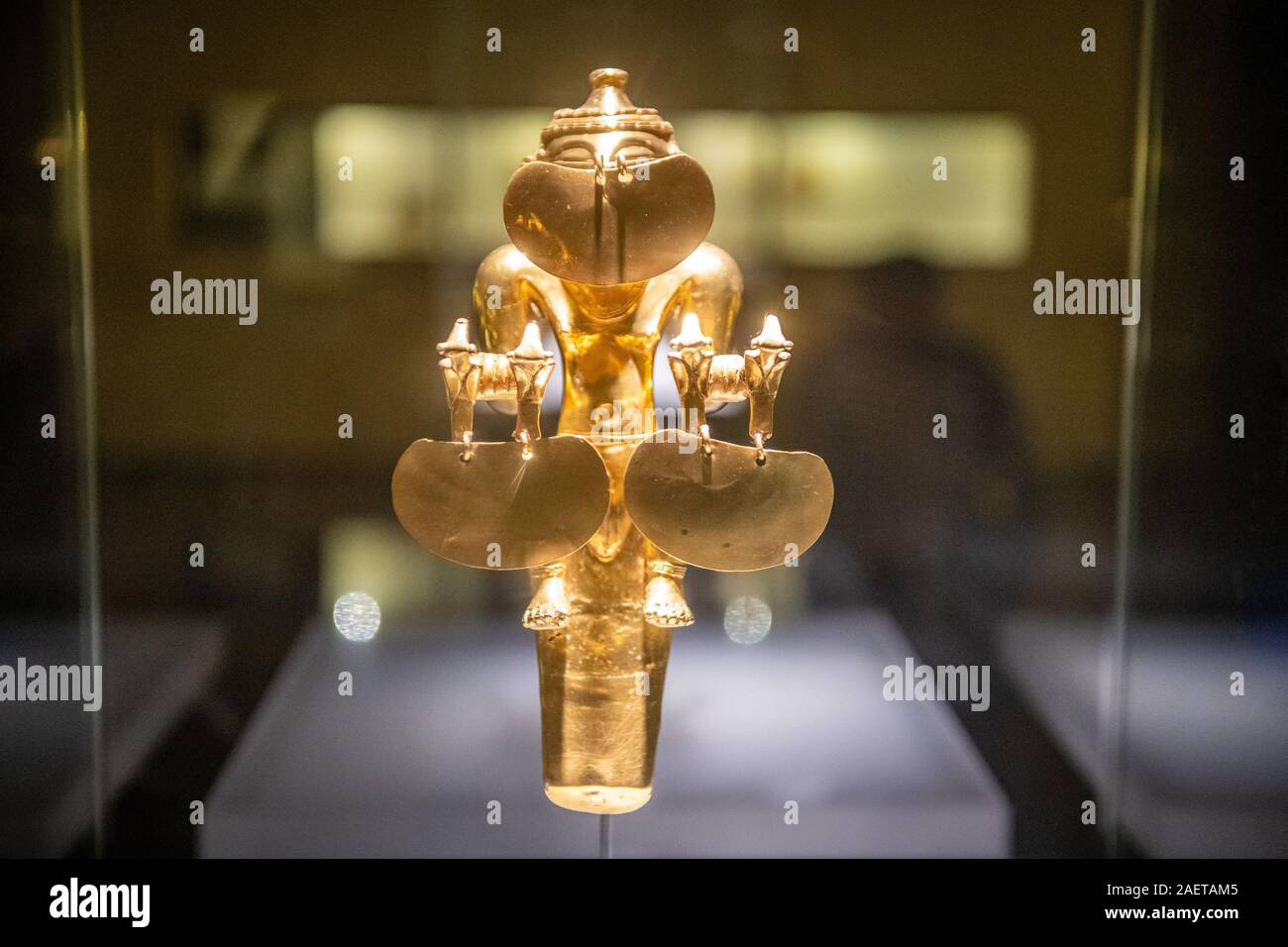 Golden Colombian artifacts housed within the Banco de la República Gold ...