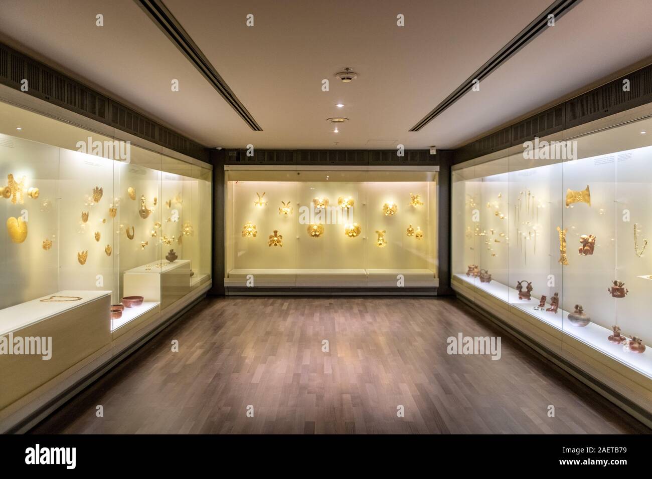 Golden Colombian Artifacts Housed Within The Banco De La República Gold Museum El Museo Del 