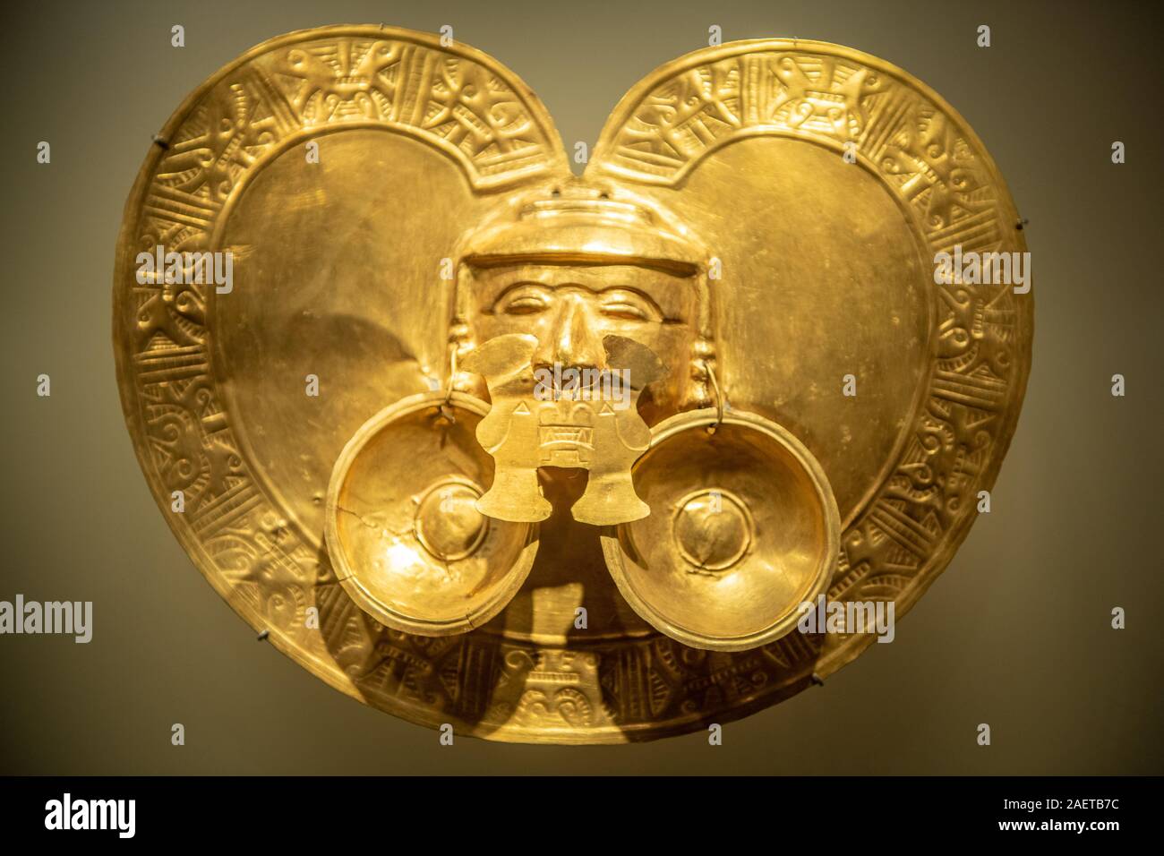 Golden Colombian artifacts housed within the Banco de la República Gold ...