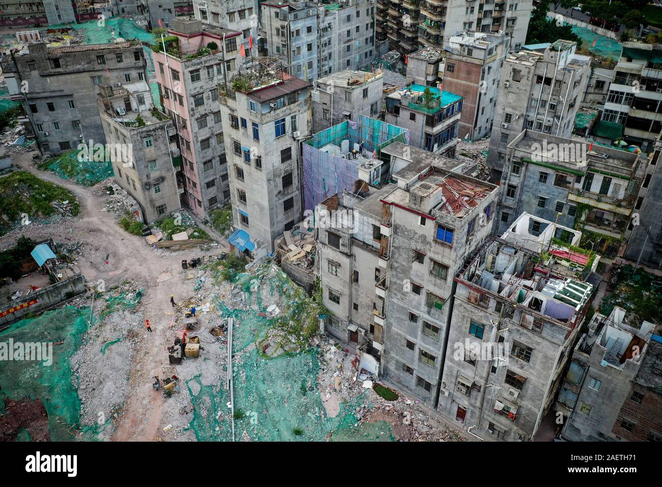 Hundreds of buildings hi-res stock photography and images - Alamy