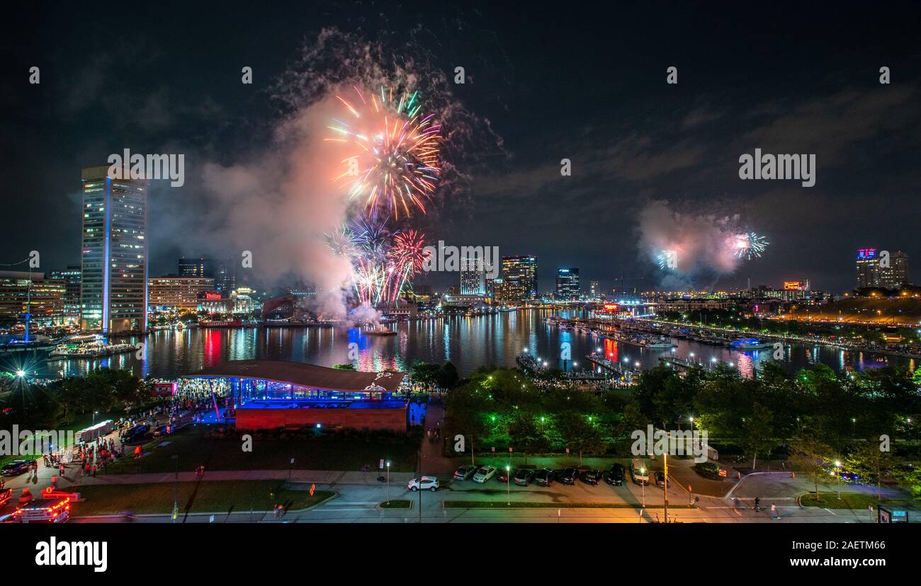 Baltimores harbor skyline hi-res stock photography and images - Alamy