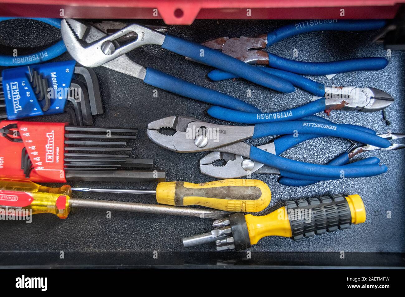 Flying tools hi-res stock photography and images - Alamy