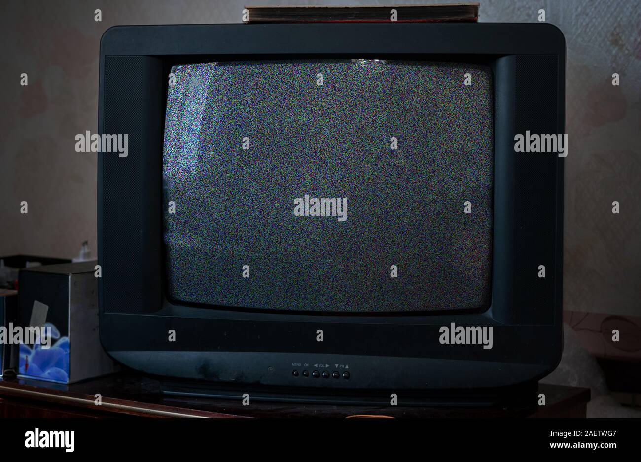 the old vintage tv with noise texture at home Stock Photo - Alamy